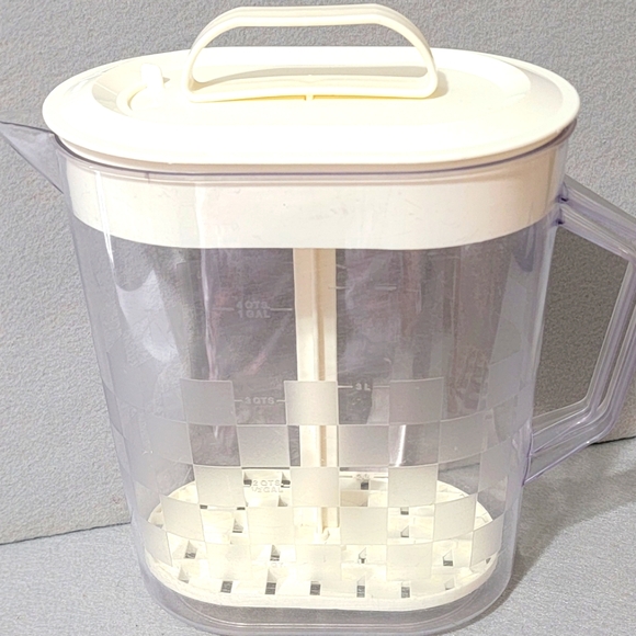 Pampered Chef | Kitchen | Pampered Chef Pitcher One Gallon Quick Stir ...